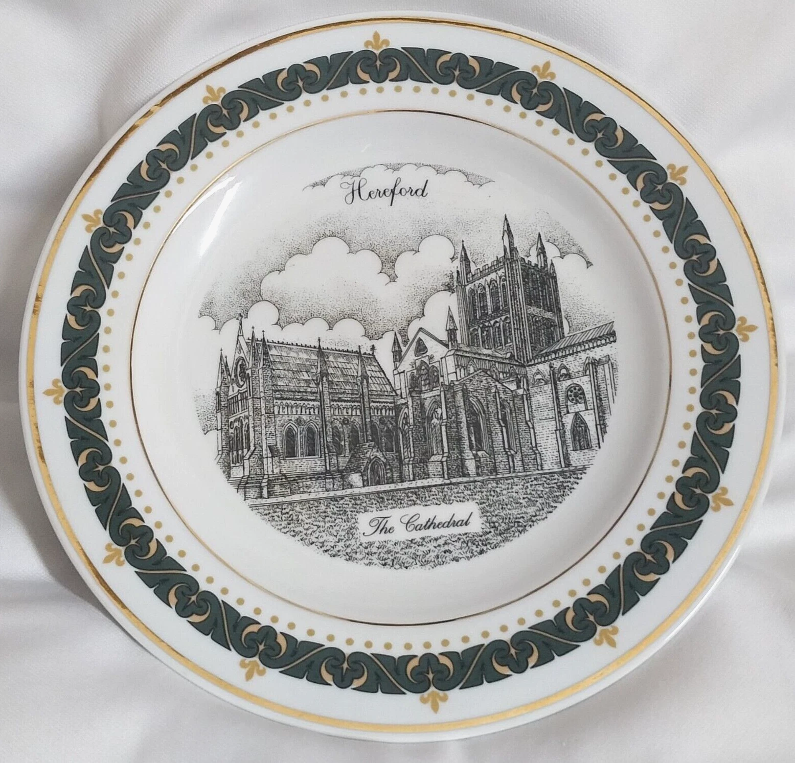Vintage 1995 Decor Art Plate Gerald Swan Hereford Cathedral Limited No 54