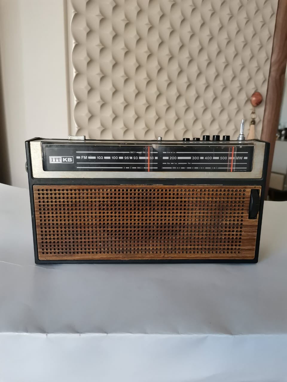 Old ITT KB RADIO Medium Deluxe works great
