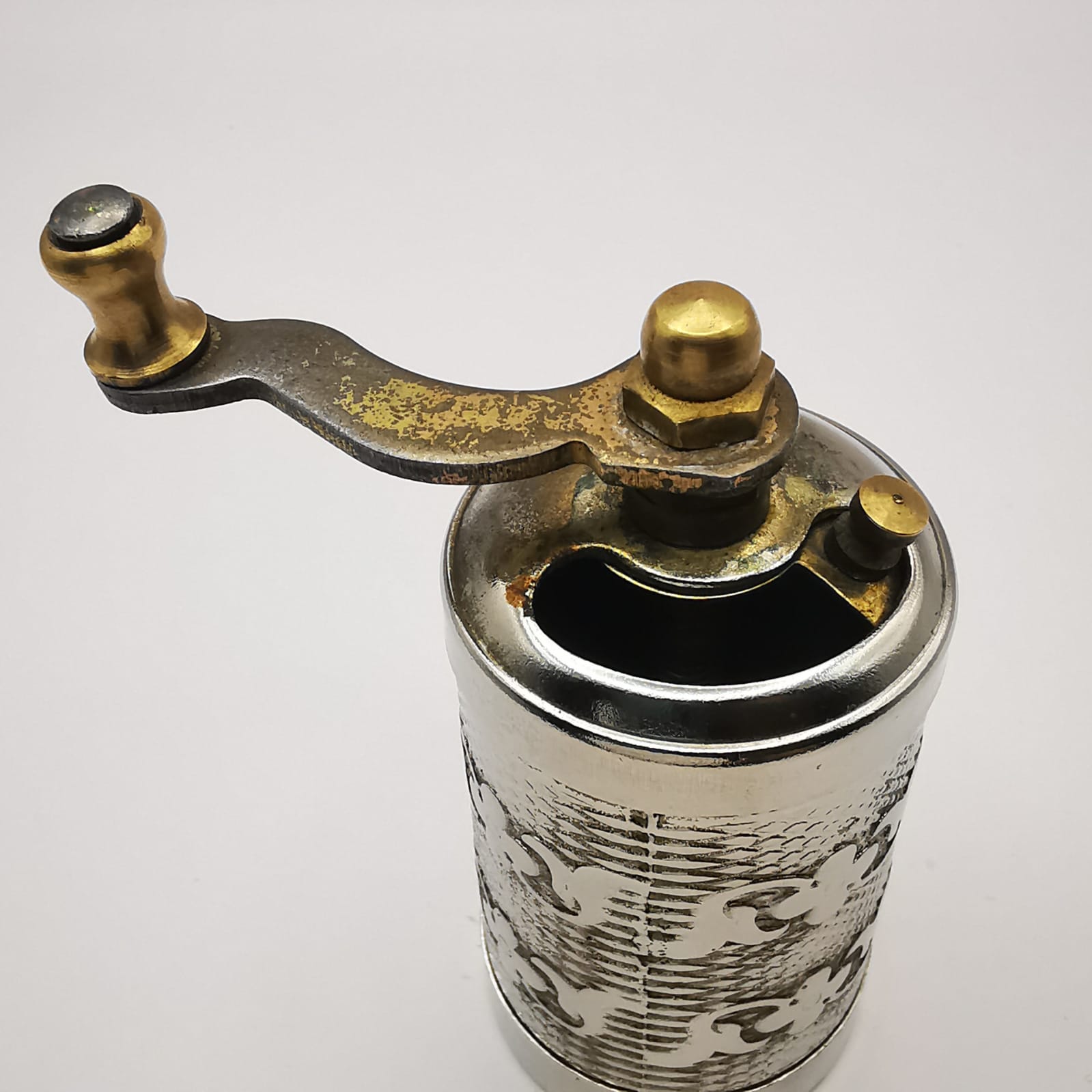 Exclusive Handmade Vintage Pocket Pepper Grinder Metal Brass 163 g