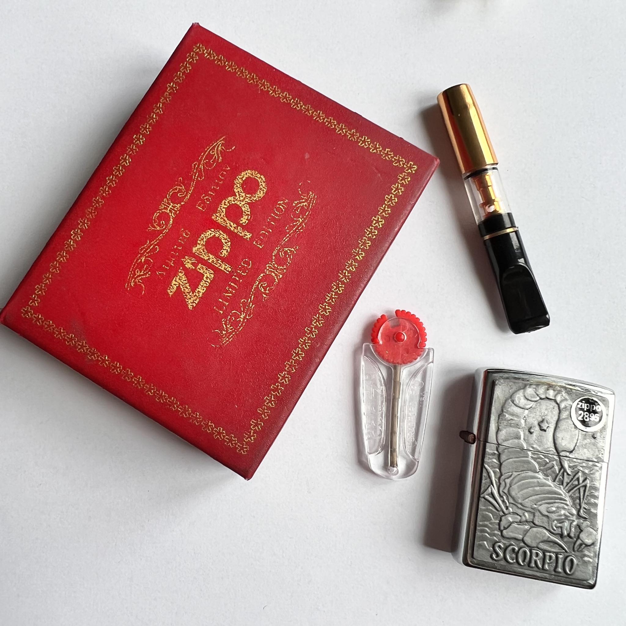 Zippo Scorpio Mens Pocket Collectible Lighter in Original Box